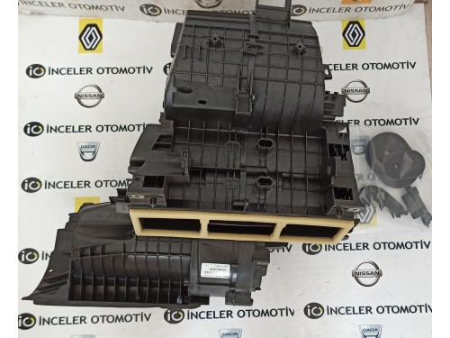 7701209522 MEGANE 2 II KALORIFER KUTUSU MAIS SIFIR